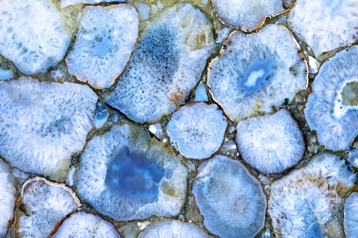 Blue Crystals: Meaning, Uses & Benefits – Otter Spirit